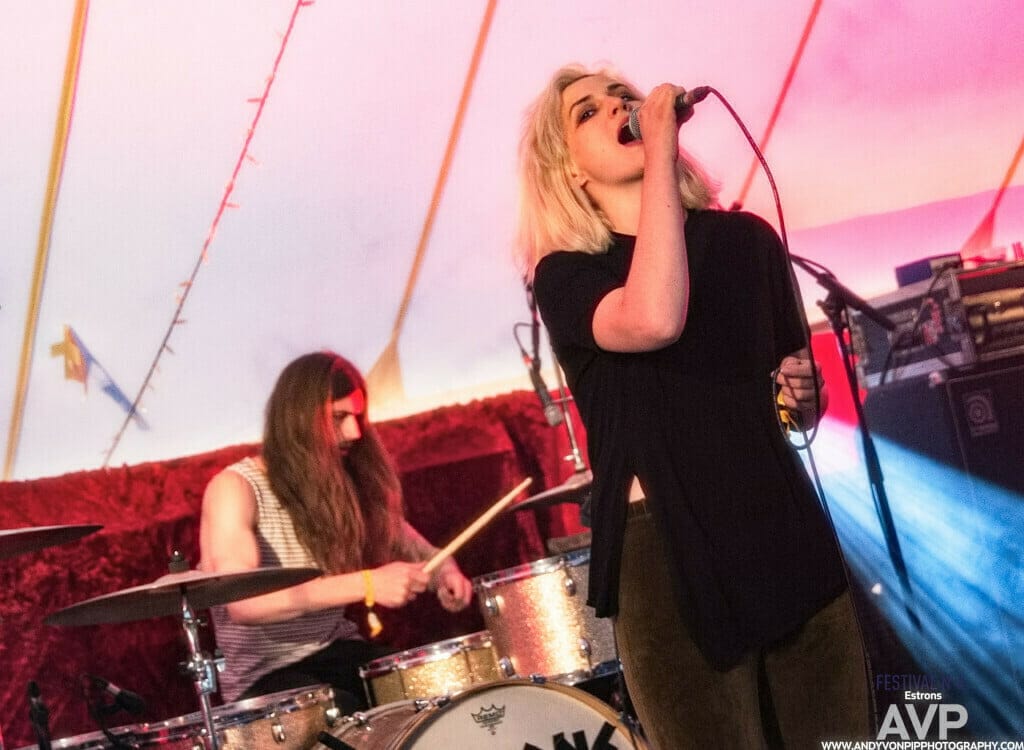 Estrons return with explosive new track, the tragic yet optimistic 'Lilac'
